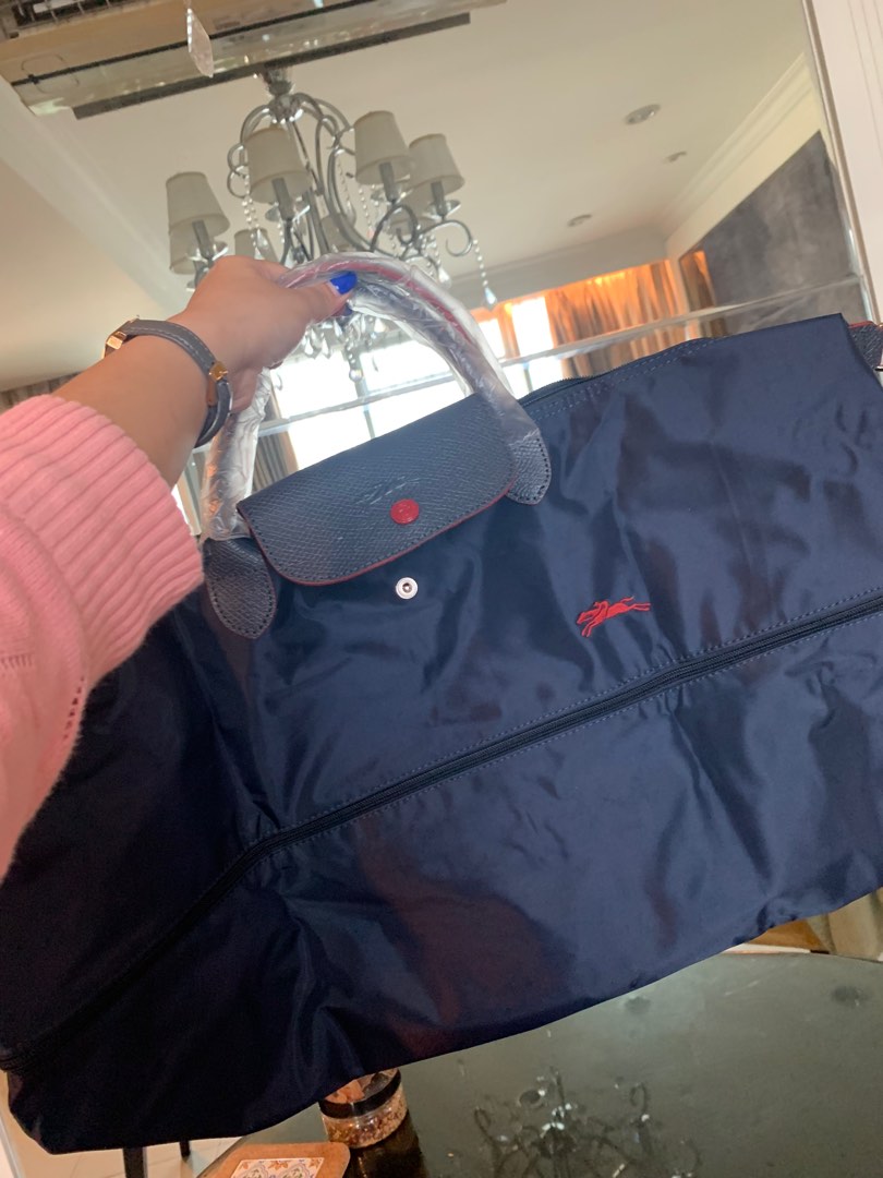 Longchamp Le Pliage Club Large, Barang Mewah, Tas & Dompet di Carousell