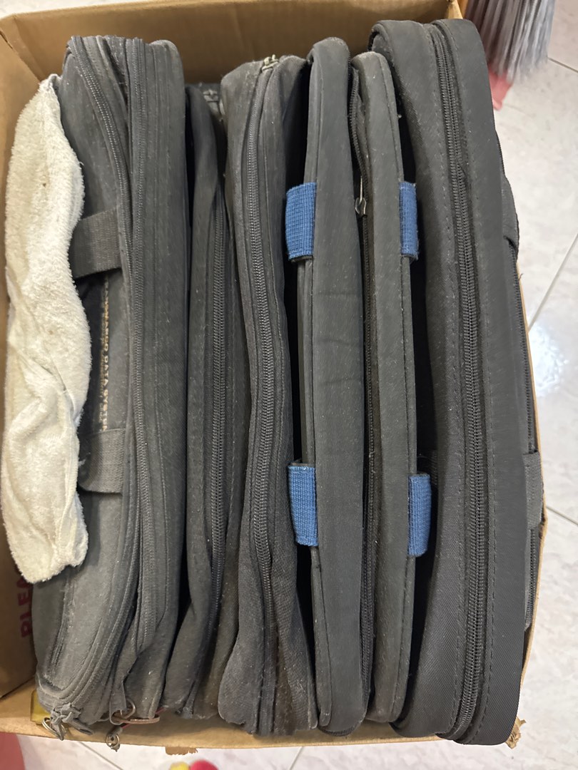 Many black laptop bags: self pick only 431014, Computers & Tech, Parts ...