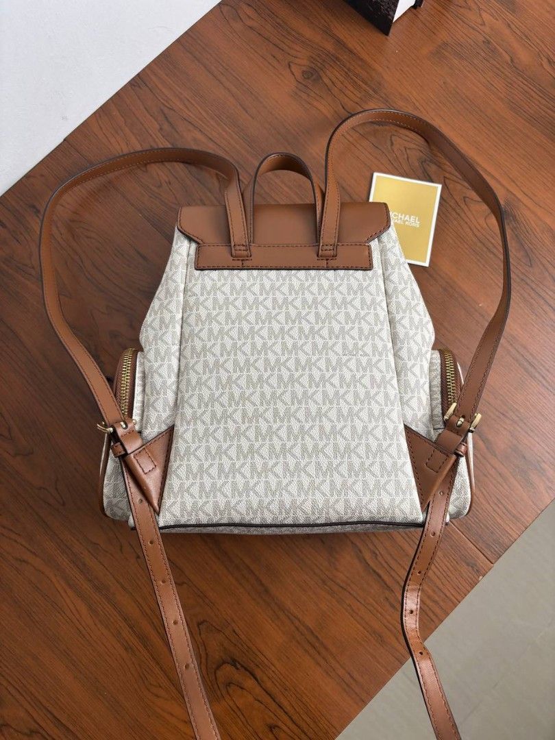 MICHAEL KORS JET SET LARGE LOGO BACKPACK VANILLA, Women's Fashion, Bags ...