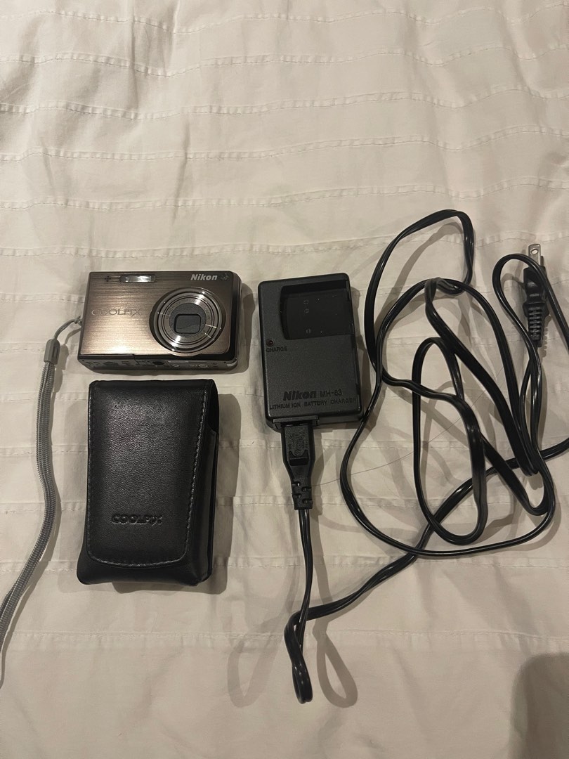 Nikon coolpix s700 (read desc!), Photography, Cameras on Carousell