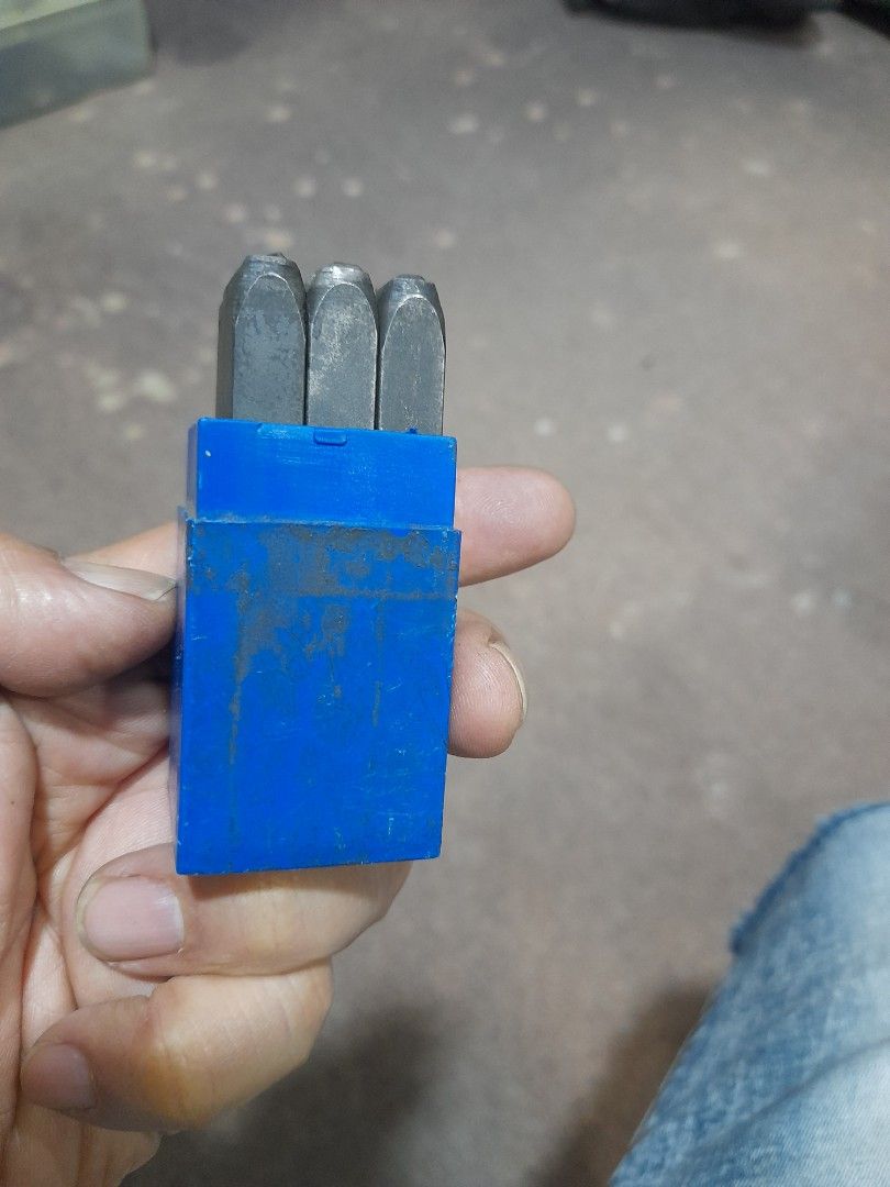 Punches untuk engrave nombor kat barangan besi , soft metal, copper ...