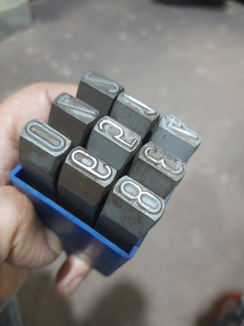 Punches untuk engrave nombor kat barangan besi , soft metal, copper ...