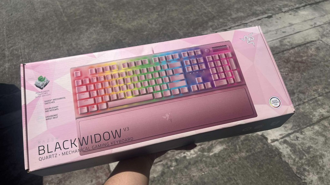 Razer BlackWidow v3 - Rose Quartz Edition with Green Switches ...