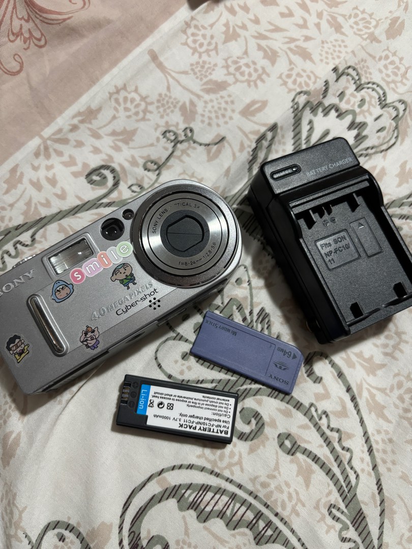 sony DSC-P9 cybershot digicam, Photography, Cameras on Carousell