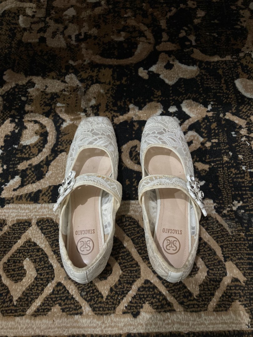 Staccato shoes katbol putih, Fesyen Wanita, Sepatu di Carousell