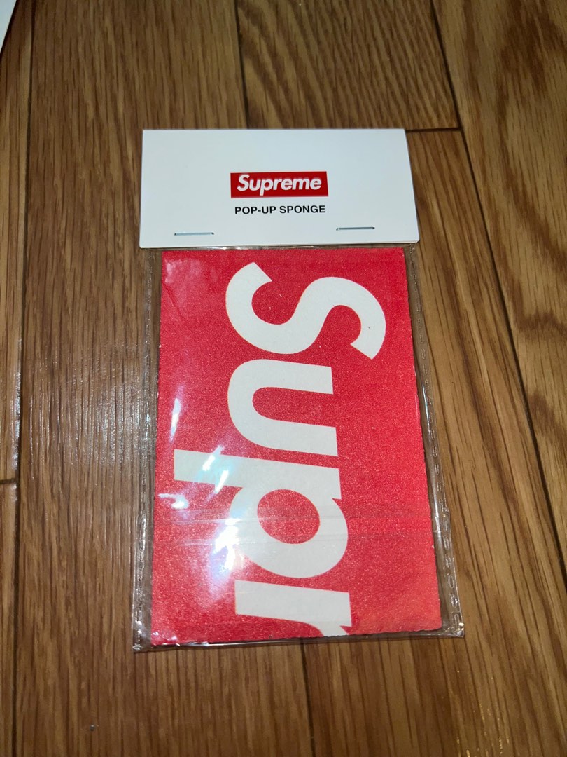 Supreme pop up sponge ss 25 logo box, Kitchen & Appliances di Carousell