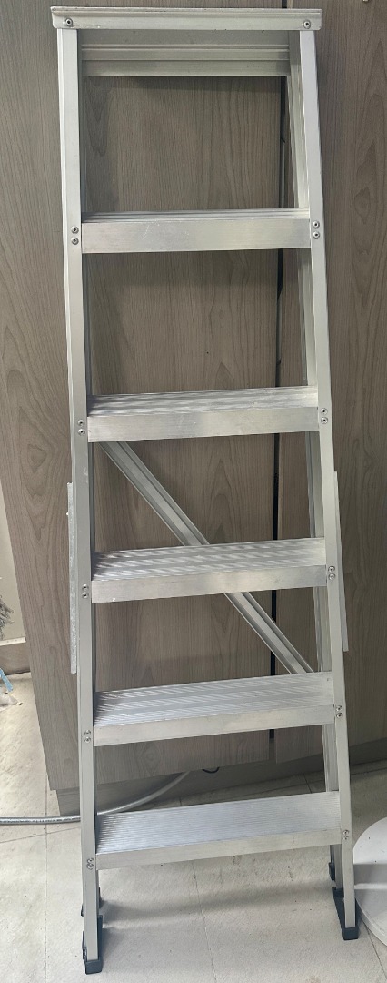 Used Laddermenn Aluminium Heavy Duty Step Ladder - 6 steps, Furniture ...