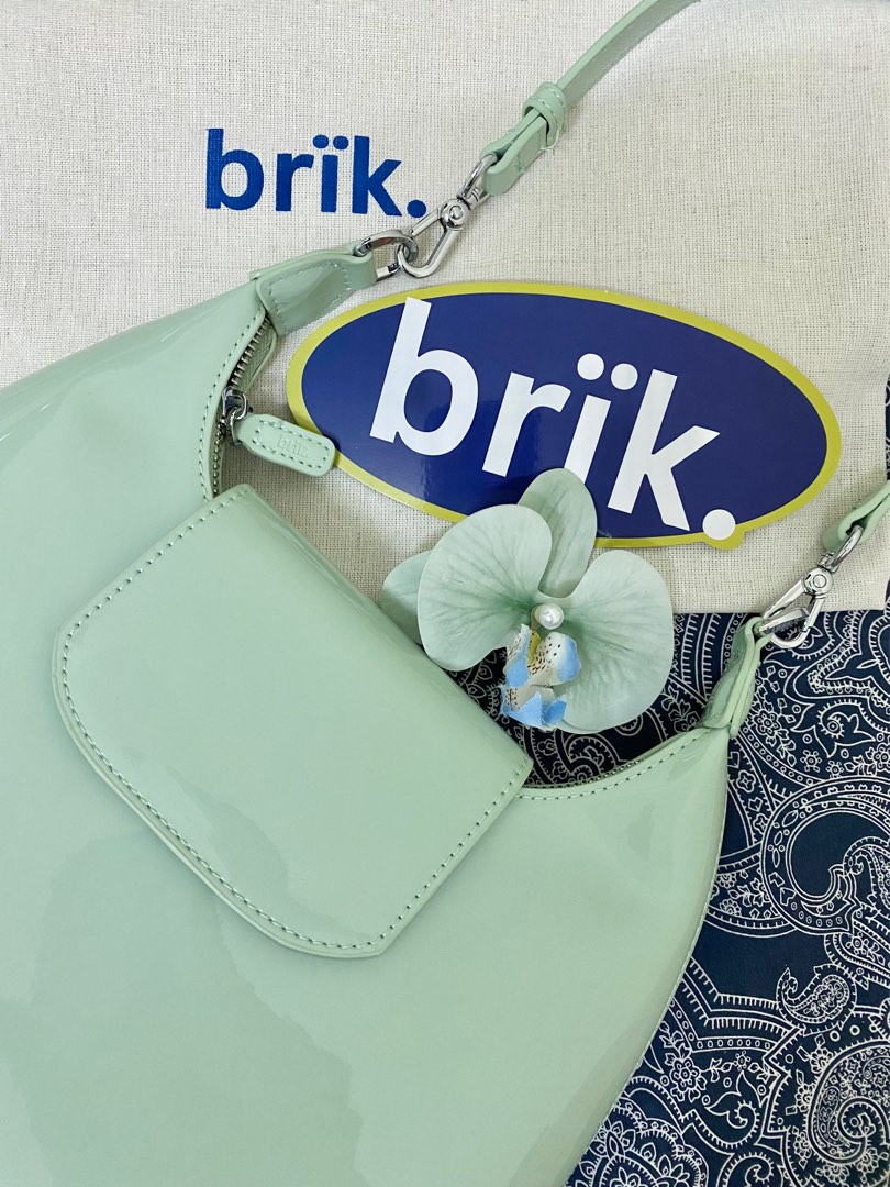 Brik Upsized Chroma in Tiffany, Women's Fashion, Bags & Wallets ...