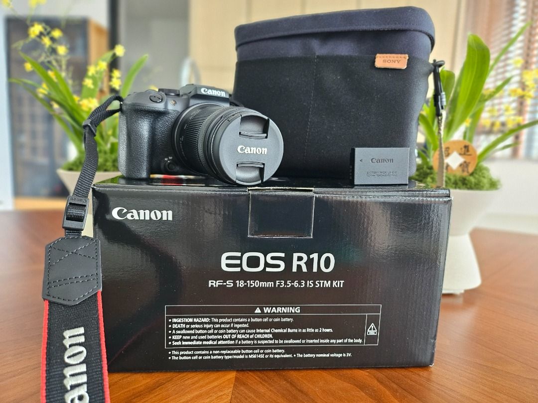 Canon EOS R10 DSLR Camera 18-150mm (includes Sony carrying bag and ...