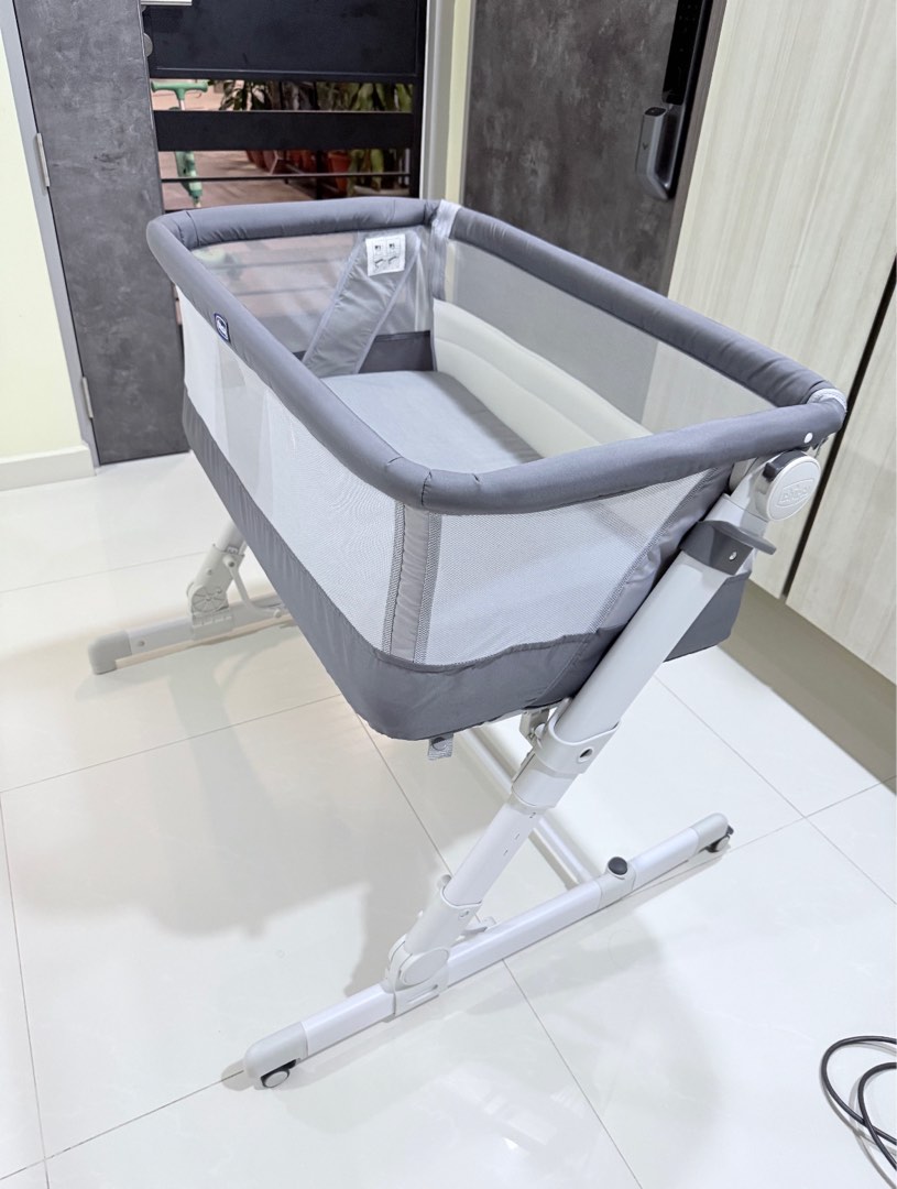 Chicco Next2me Pop up co-sleeping cot, Babies & Kids, Baby Nursery ...