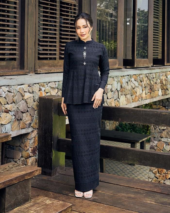 DEENARA DALPHIA KURUNG, Women's Fashion, Muslimah Fashion, Baju Kurung ...