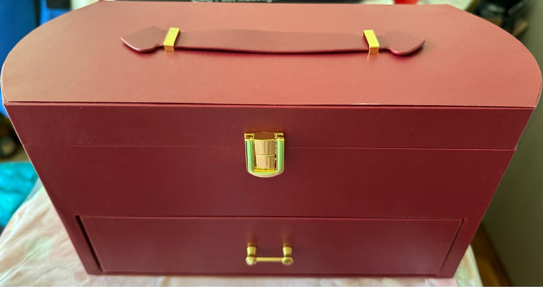 Eu Yan Sang Mooncake Box, Furniture & Home Living, Home Improvement ...