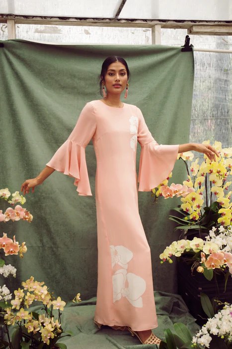 Fern Batik Collective Damia Jubah, Women's Fashion, Muslimah Fashion ...
