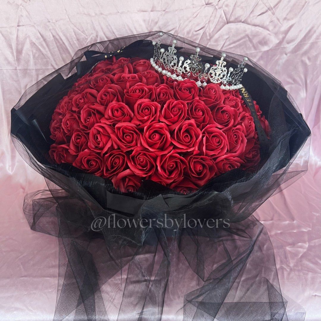 ‼️FREE DOORSTEP DELIVERY‼️ 99 Red Roses Bouquet – Luxury Faux Flowers ...