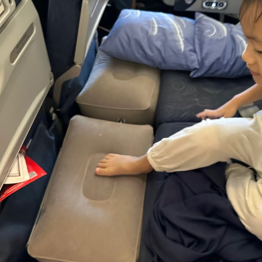 Free Inflatable Foot rest stow for car for kid and adult, Car ...