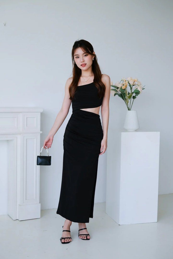 Hera Label Mystery Cut in Maxi Black dress, Women's Fashion, Dresses ...