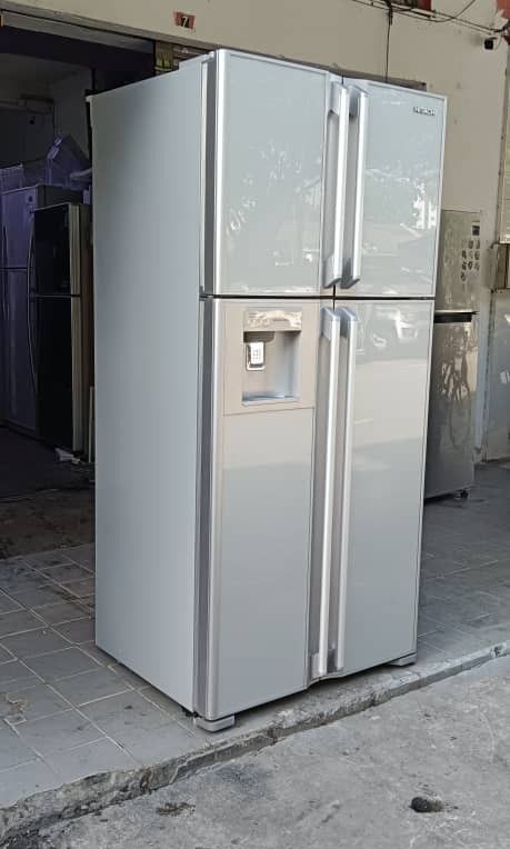 Hitachi 4-door fridge with water dispenser 550L condition terbaik like ...