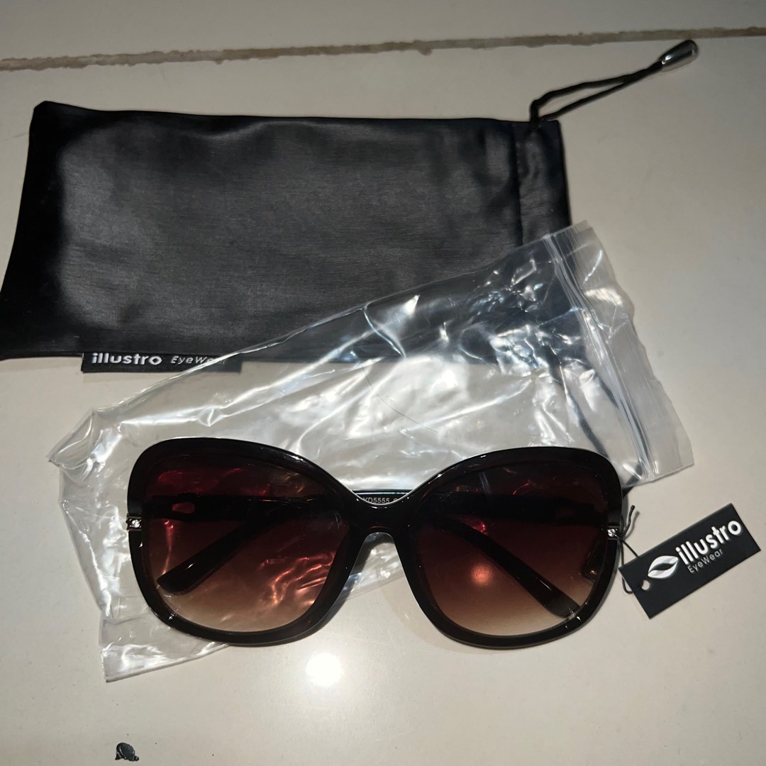 kacamata hitam Illustro ORIGINAL, Fesyen Pria, Aksesoris, Kacamata di Carousell