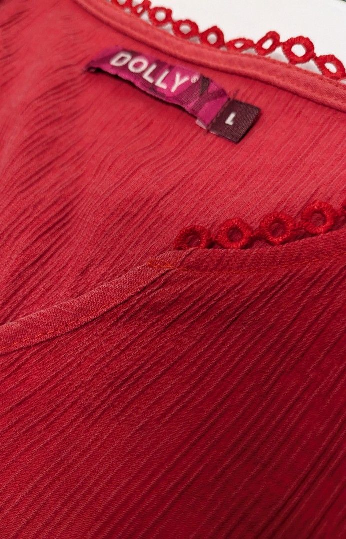 L DOLLY Red Top, Women's Fashion, Tops, Blouses on Carousell