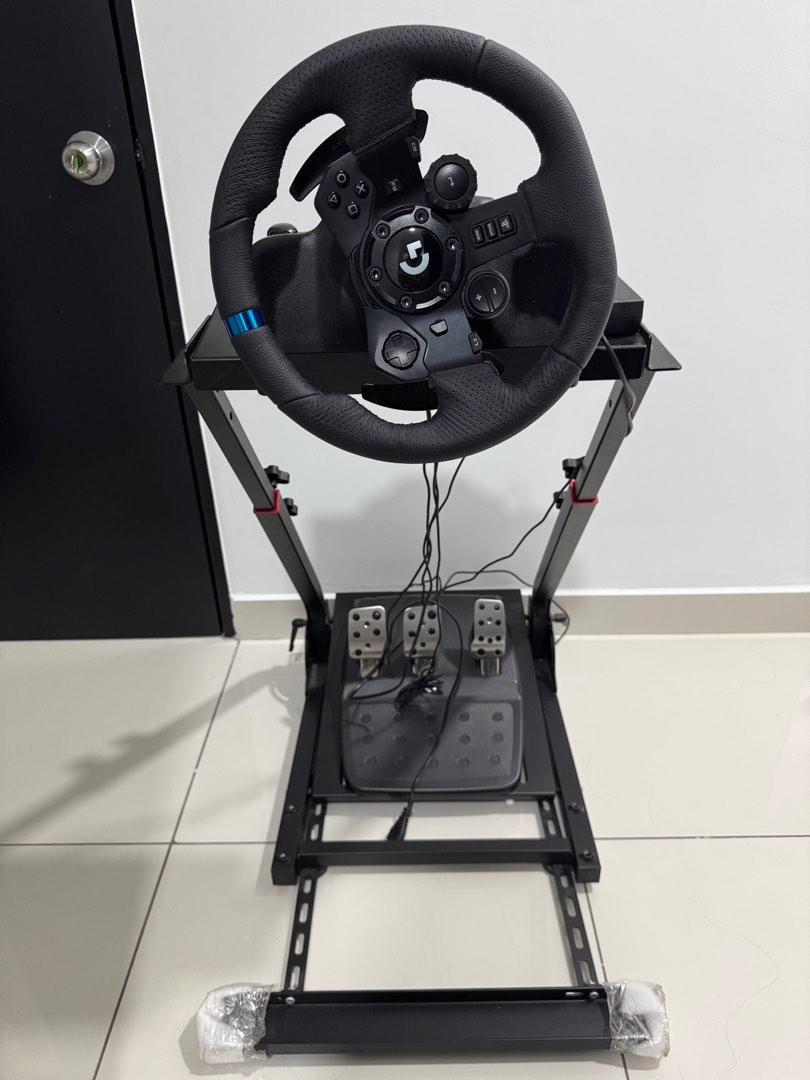 Logitech G923 TRUEFORCE RACING WHEEL and Pedals with Stand, Video ...