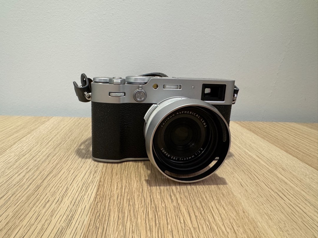Low shutter count Fujifilm X100VI with original adaptor ring - like new ...