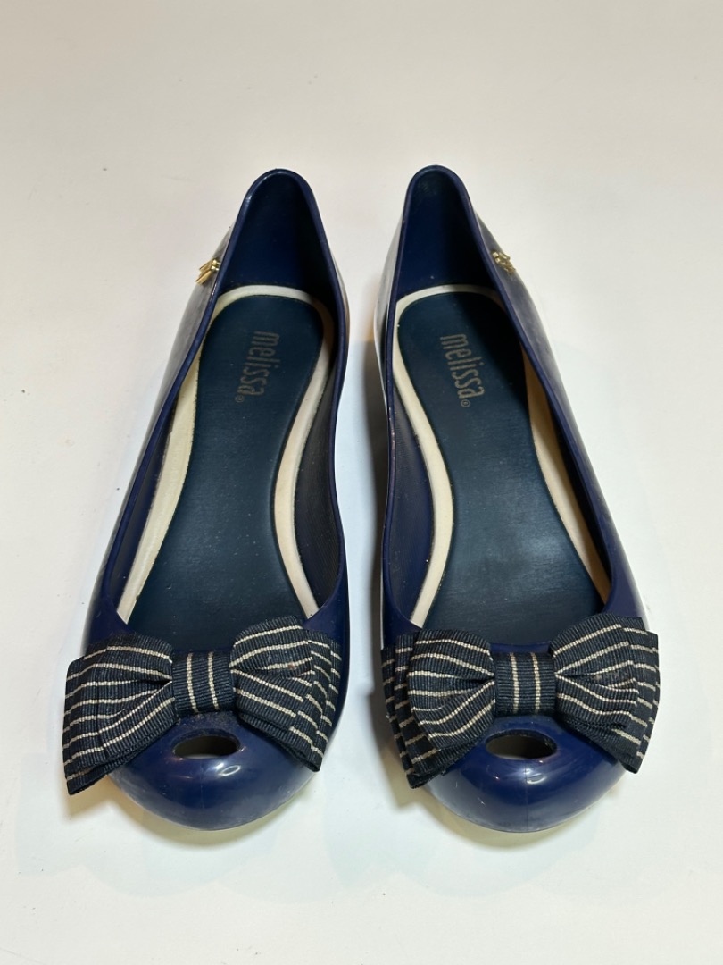 MELISSA FLATS, Women's Fashion, Footwear, Flats & Sandals on Carousell