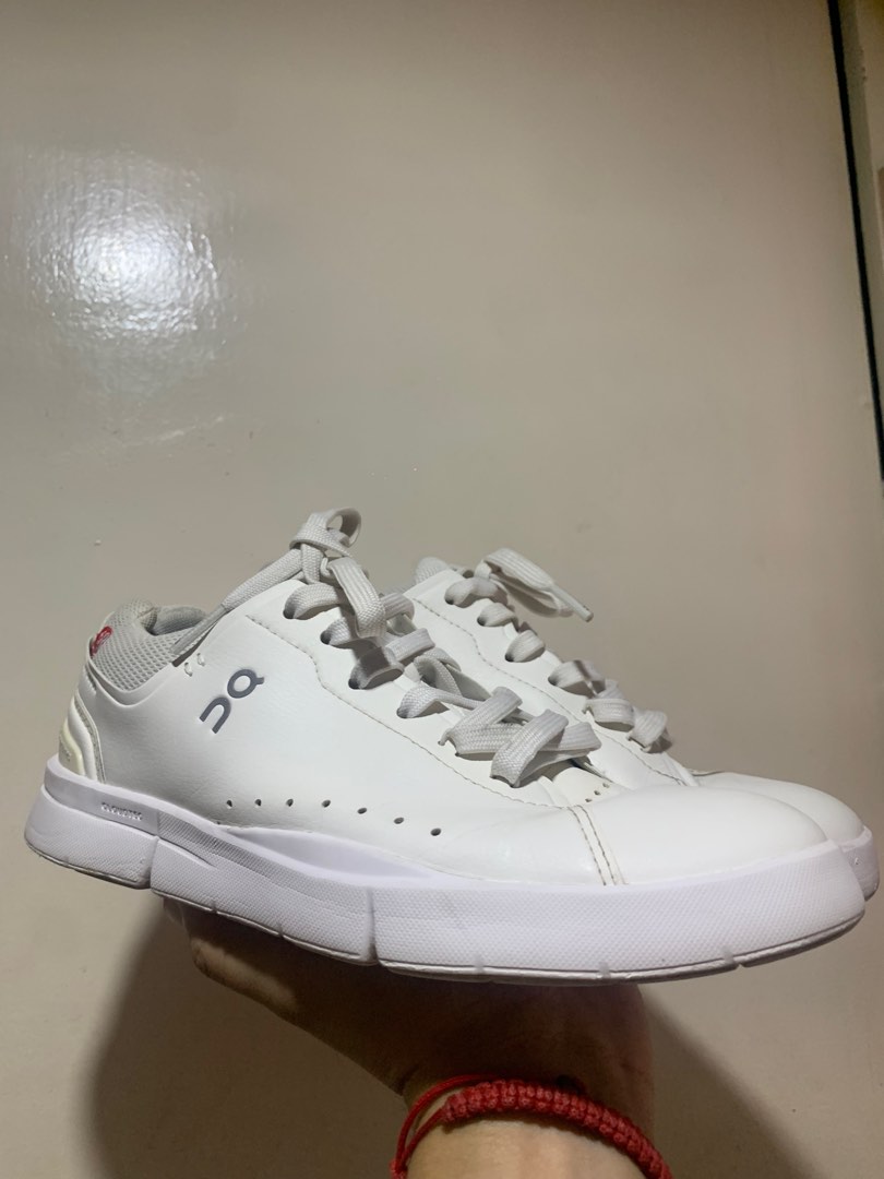 On Cloud Roger 7.5 W, Women's Fashion, Footwear, Sneakers on Carousell