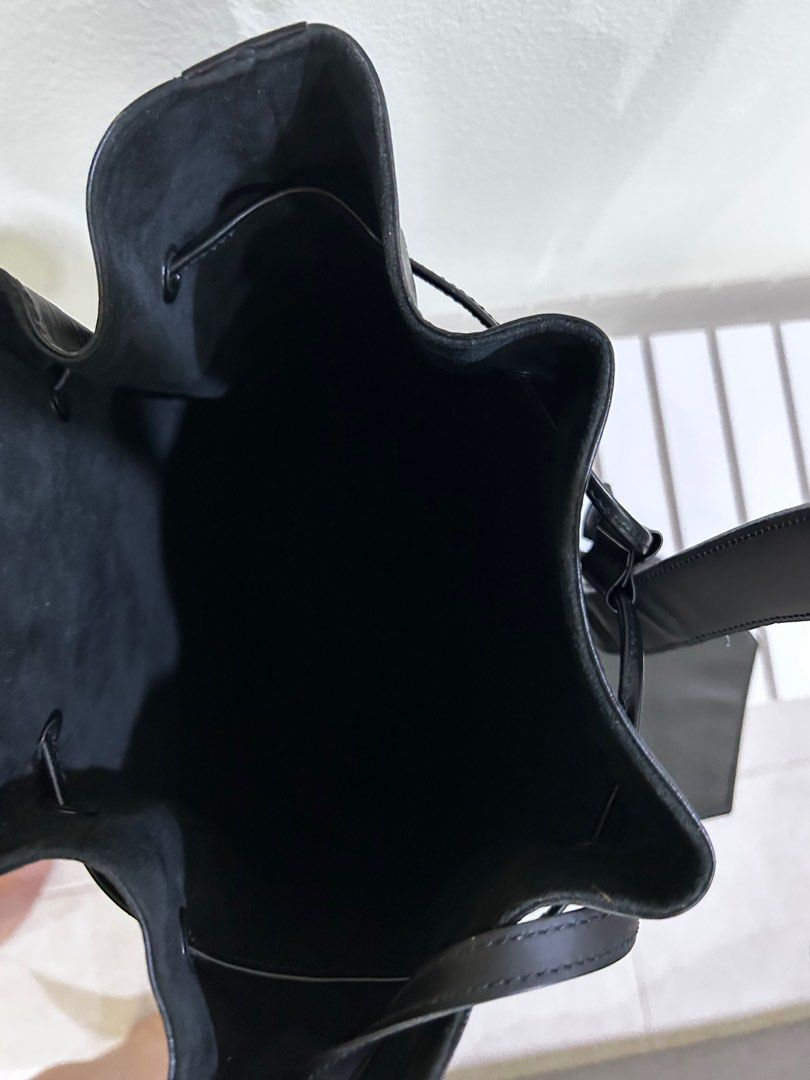 Original Louis Vuitton Epi Sacado Shoulder Bag Black, Luxury, Bags ...