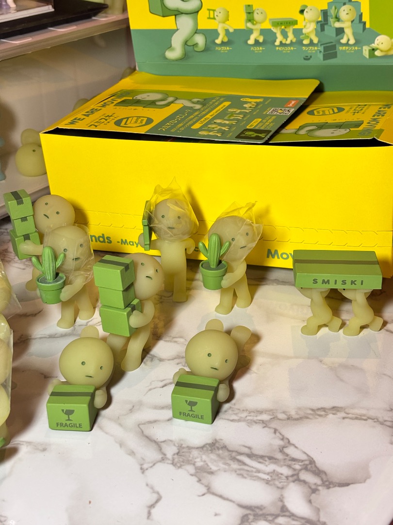 Smiski Moving Series Complete, Hobbies & Toys, Memorabilia ...