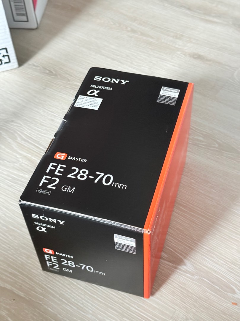 Sony 28-70mm f2 gm 全新公司貨, 相機攝影, 鏡頭及裝備在旋轉拍賣