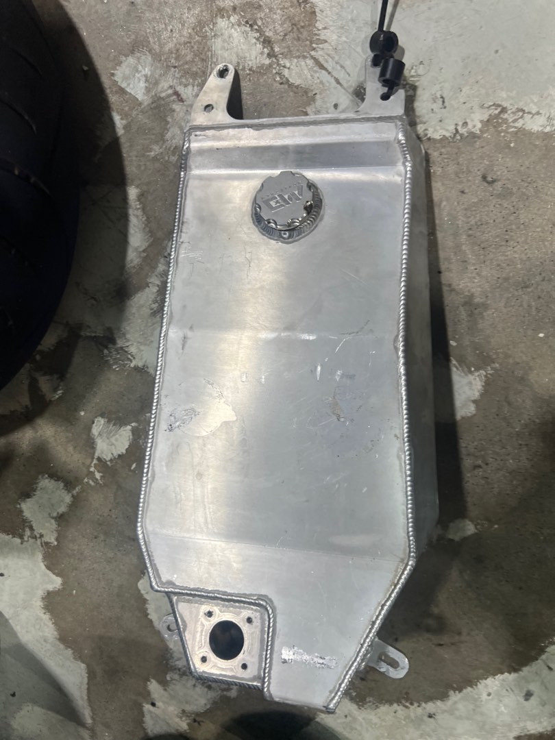 spark fuel tank 7 litter, Motorcycles, Motorcycle Accessories on Carousell