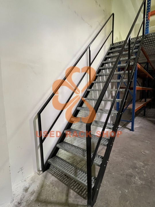 Used Staircase / Used Industrial Staircase / Used Platform Staircase ...