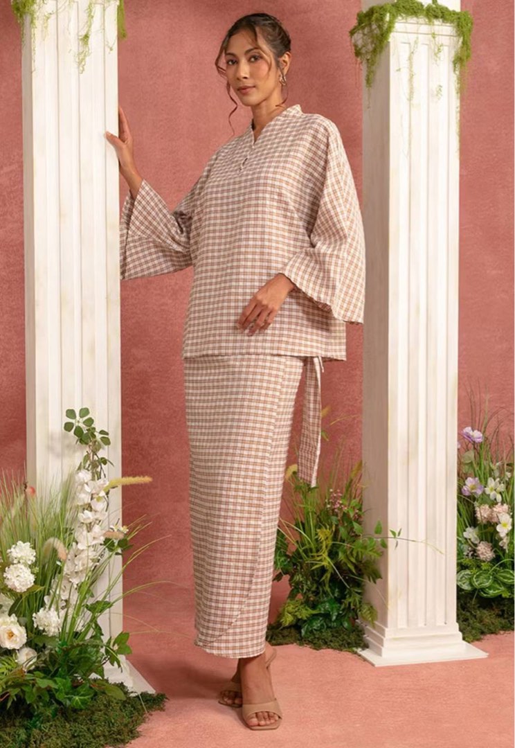 Zalia Basics Brown Raya Collection, Women's Fashion, Muslimah Fashion ...