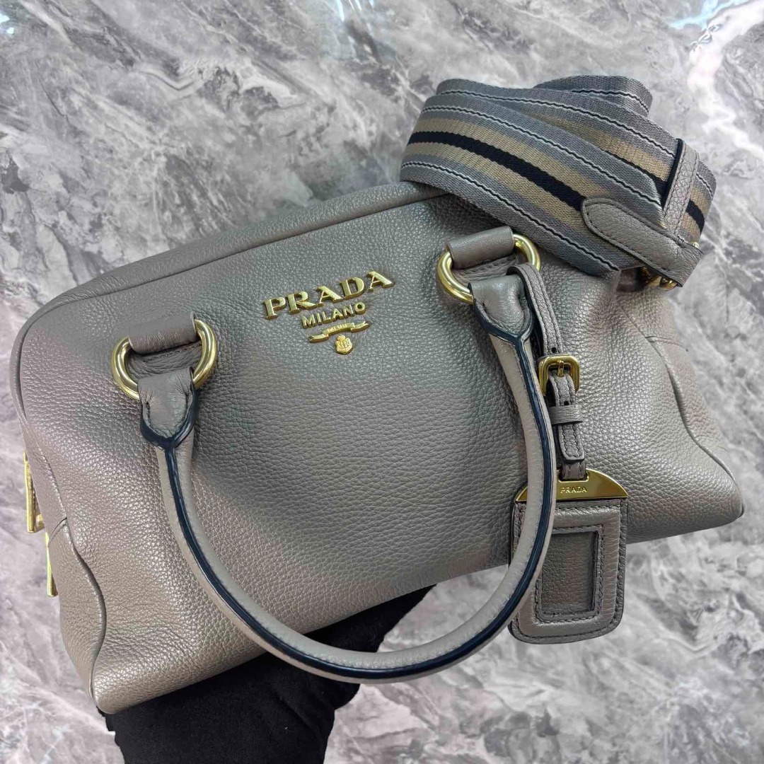 257000989 PRADA BAG LEATHER, Luxury, Bags & Wallets on Carousell