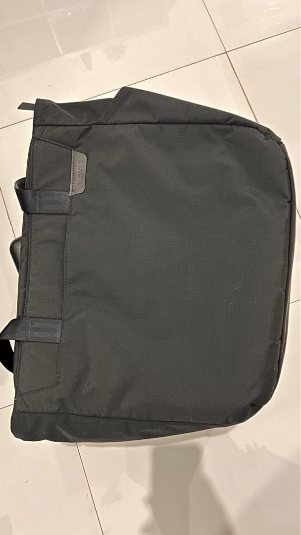 Alpaka metro tote bag, Fesyen Pria, Tas & Dompet , Lainnya di Carousell