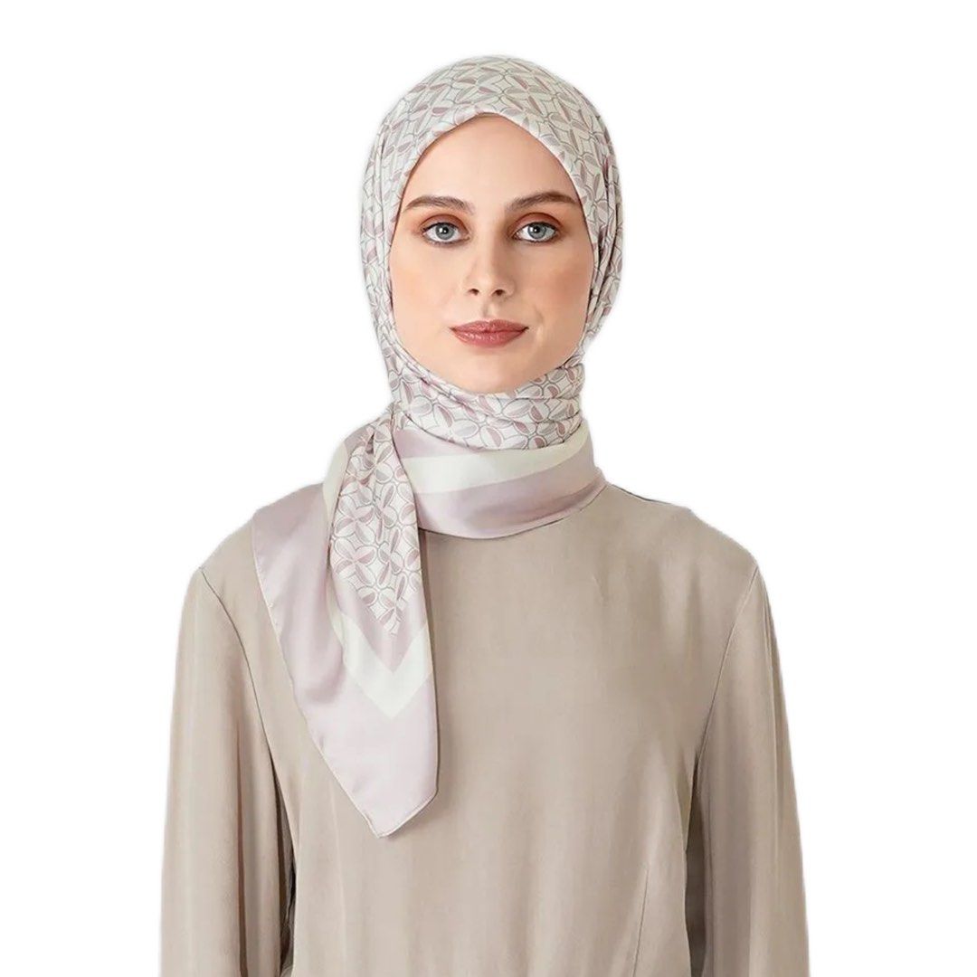 Authentic Naelofar Arma Square Bawal Printed Hijab in Pale Dusty Pink ...