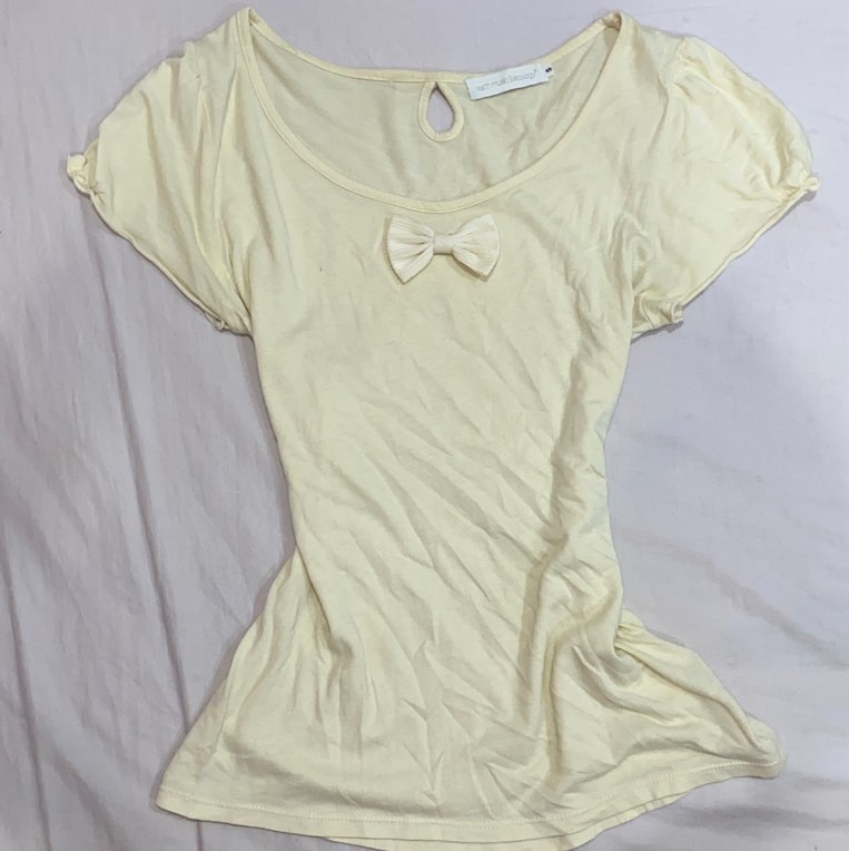 Coquette light yellow top, Women's Fashion, Tops, Shirts on Carousell