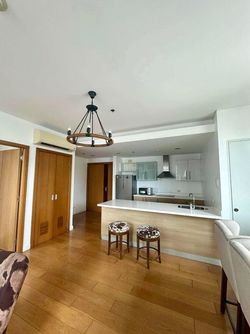 Corner Unit 1 Bedroom Park Terraces For sale Condo Makati, Property ...