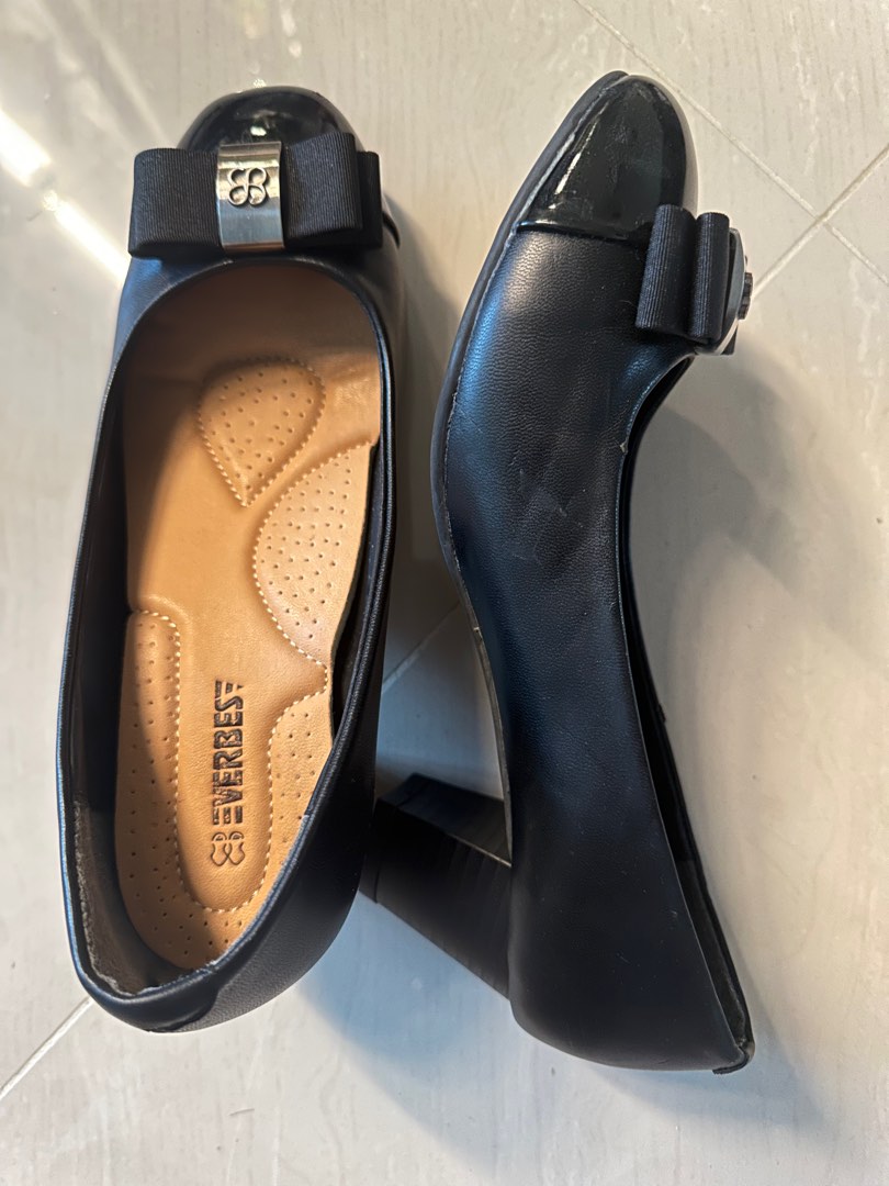 Everbest BLACK covered shoes, Women's Fashion, Footwear, Heels on Carousell