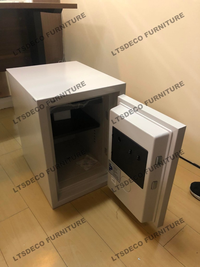 FIREPROOF SAFETY VAULT HEAVY DUTY | OFFICE PARTITION | OFFICE FURNITURE ...