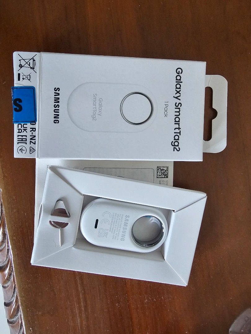 Galaxy smart tag 2, Mobile Phones & Gadgets, Mobile & Gadget ...