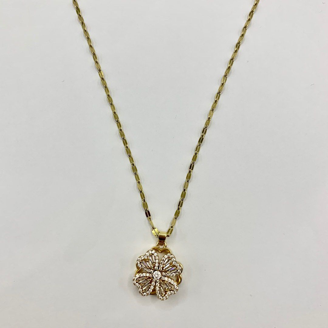 Kalung Clover Permata Putar 18K Gold Plated Stainless Steel Titanium ...