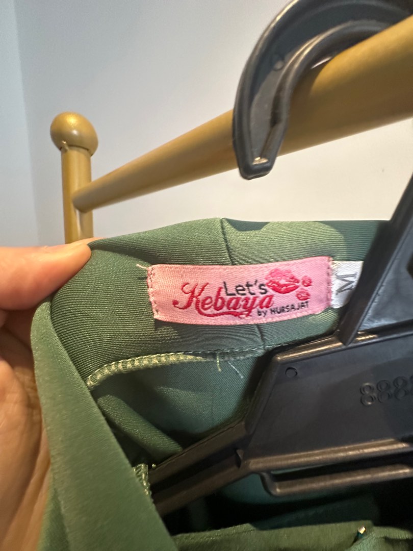 Kebaya Nur Sajat Memeri Best cutting body, Women's Fashion, Dresses ...