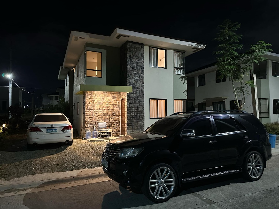 MOVE EASY TO YOUR NEXT Beautiful House & Lot in Avida Vera Vermosa ...