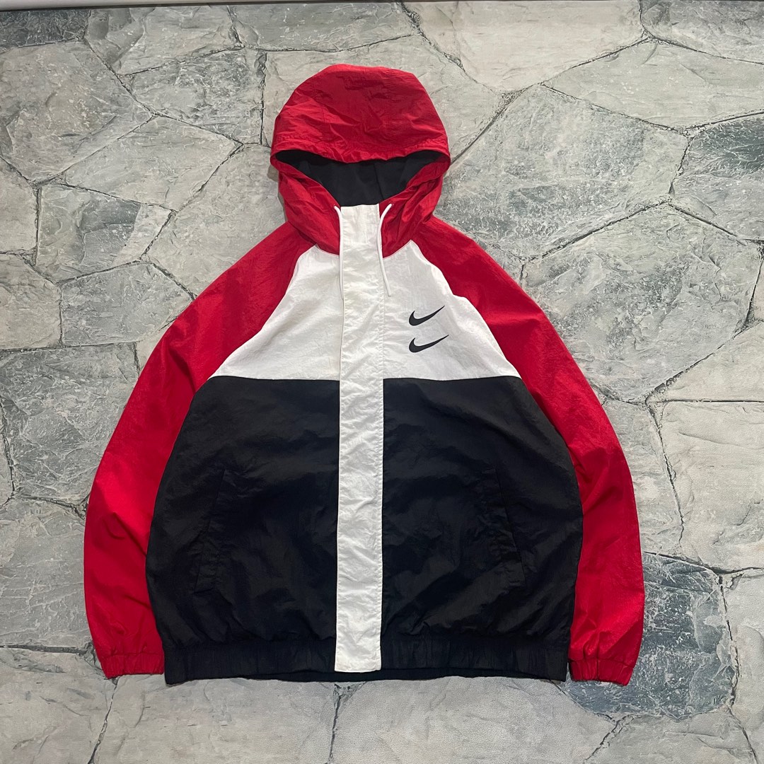 Nike Double Swoosh Jacket, Fesyen Pria, Pakaian , Atasan di Carousell
