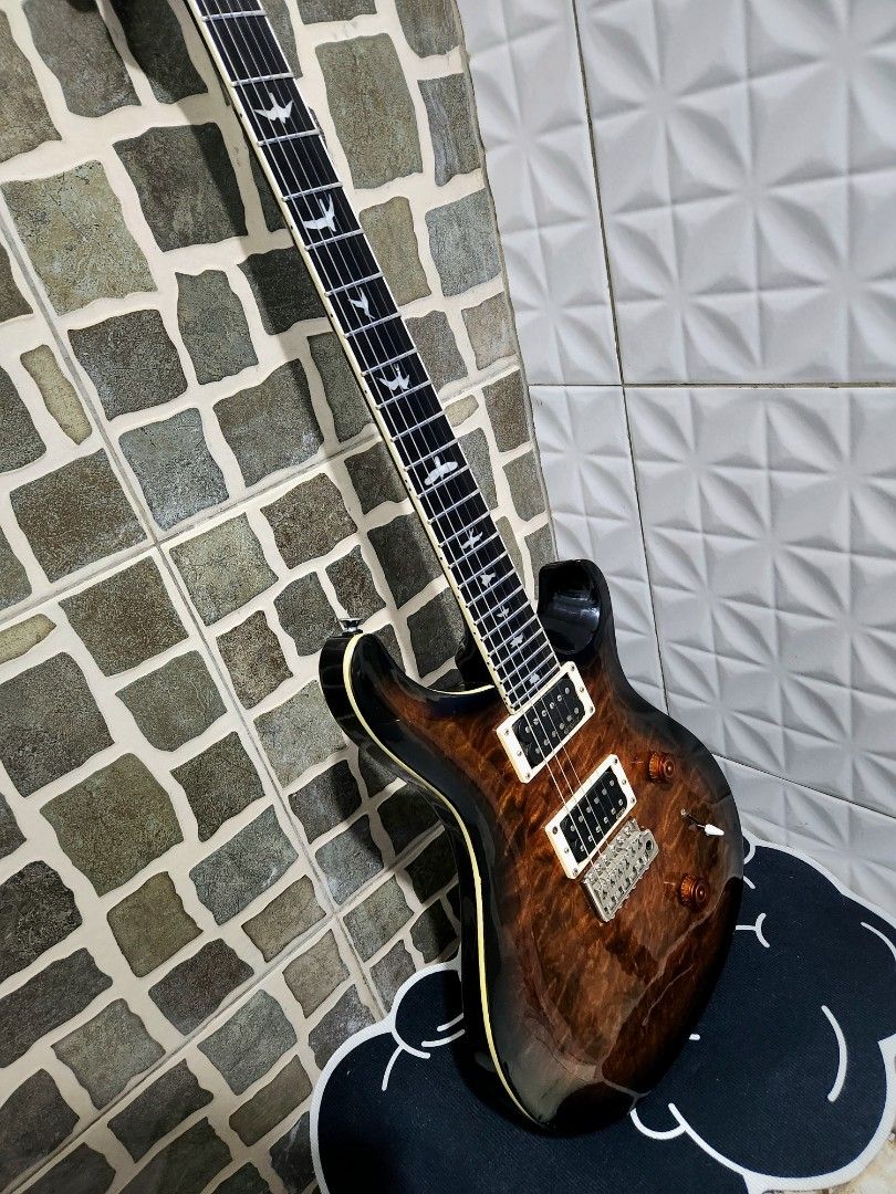 PRS SE Custom 24 Quilt Top in Black Gold Burst, Musik & Media, Alat di ...