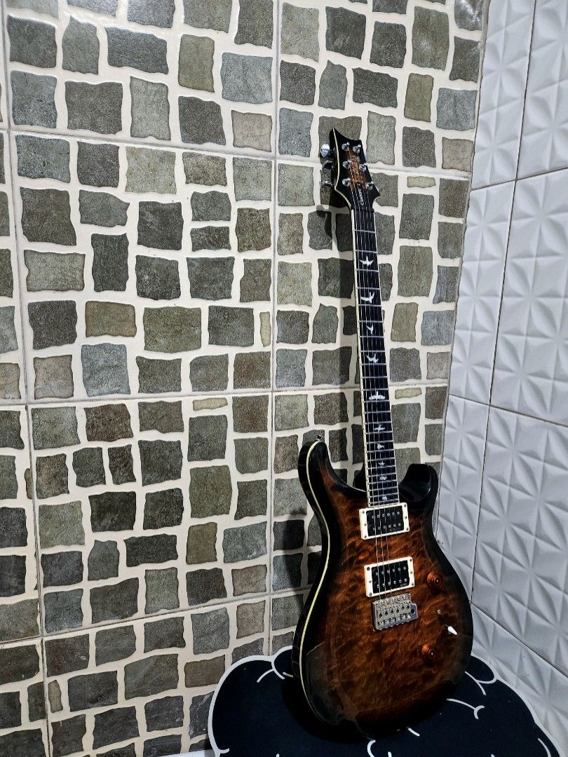 PRS SE Custom 24 Quilt Top in Black Gold Burst, Musik & Media, Alat di ...