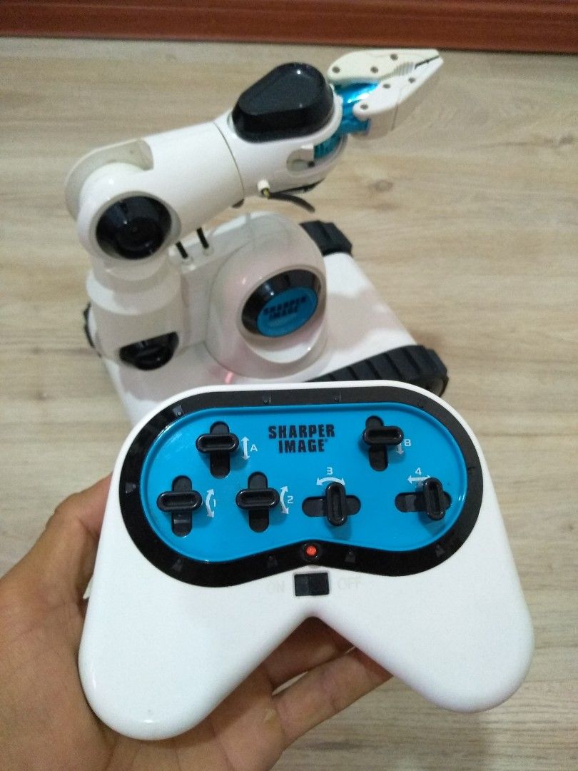Robot Arm Wireless Control by SHARPER IMAGE Toy with Spotlight, Jumbo ...