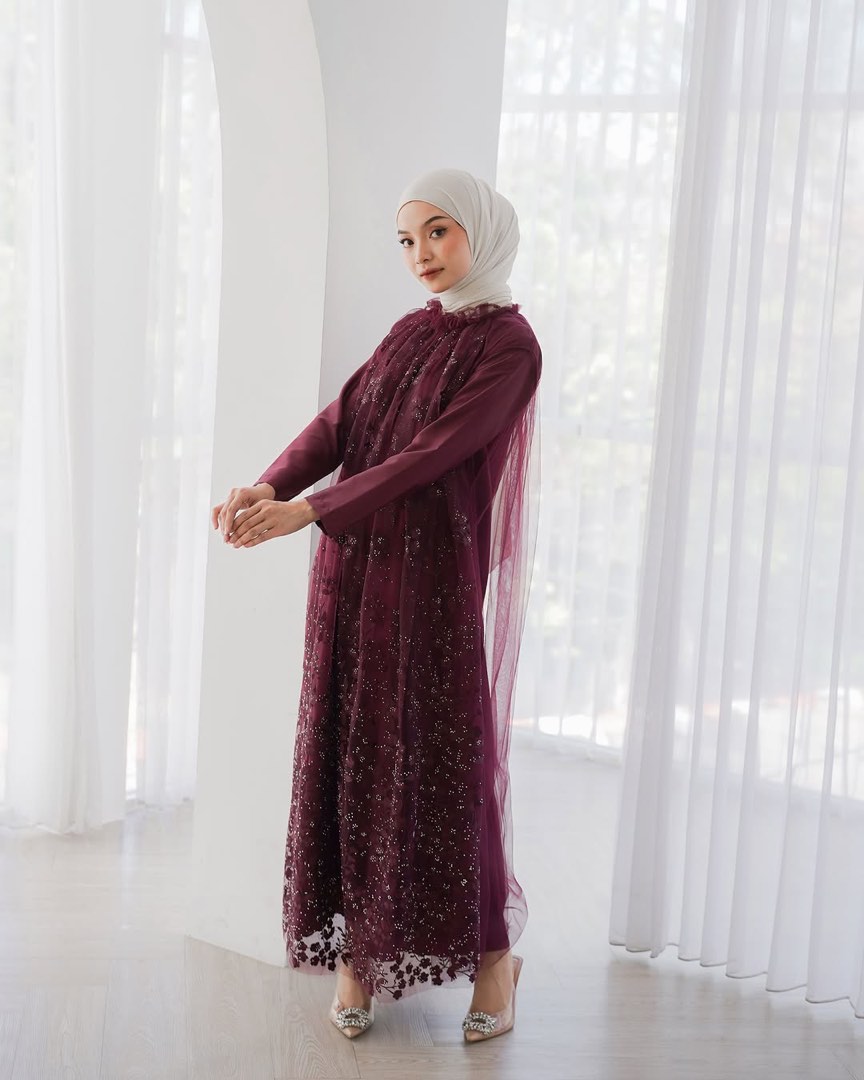 SEWA RENT DRESS DAN KEBAYA CLARA DRESS BY AURA LABEL, Fesyen Wanita ...