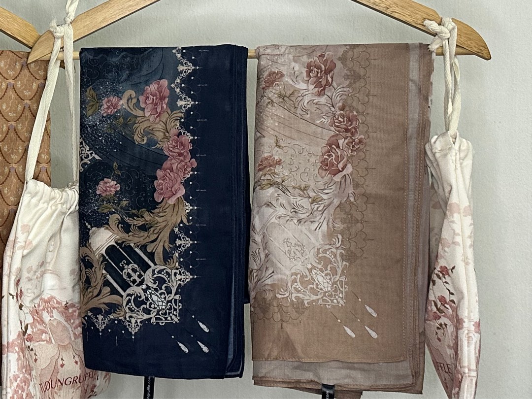 Tudung Ruffle 2024 Raya Collection (Bawal) Black Label, Women's Fashion ...